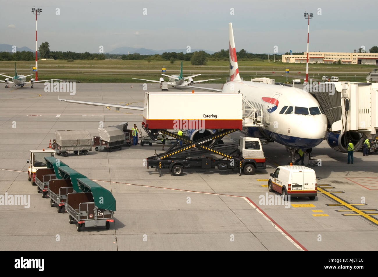 Loading food and plane hi-res stock photography and images - Alamy