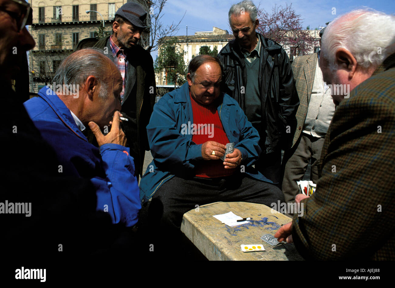 Italian playing cards hi-res stock photography and images - Alamy