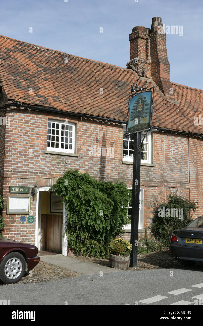 Yattendon hi-res stock photography and images - Alamy