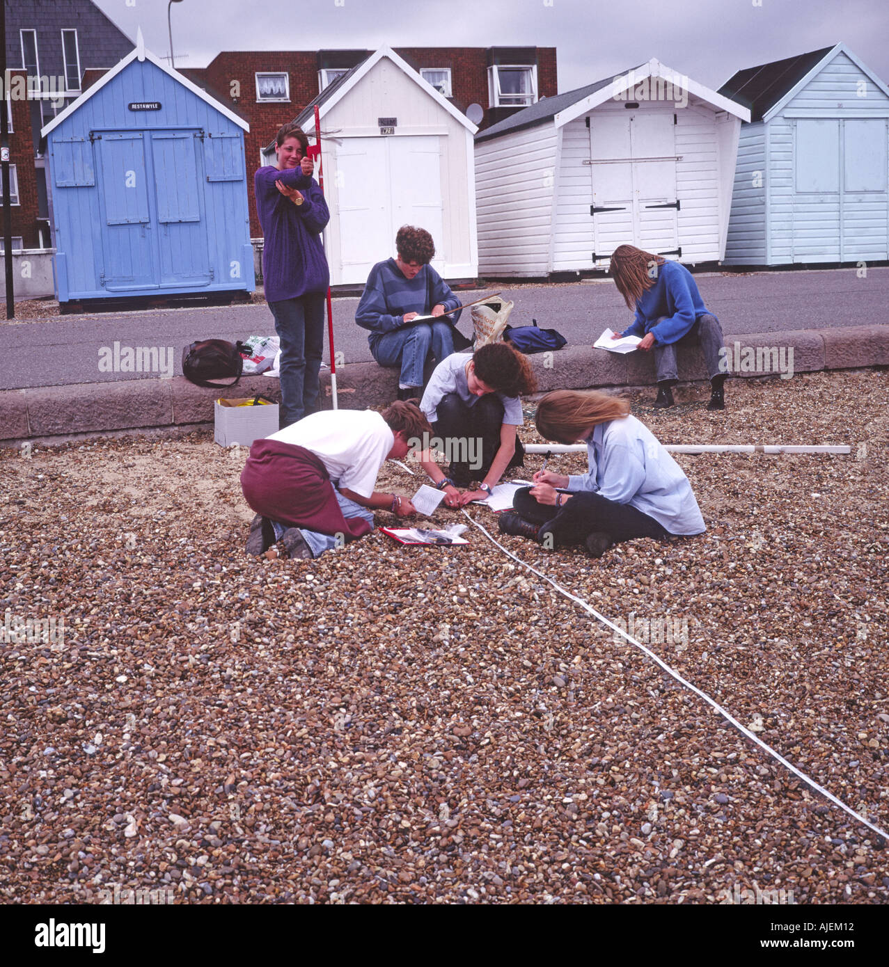 Students measuring beach hi-res stock photography and images - Alamy