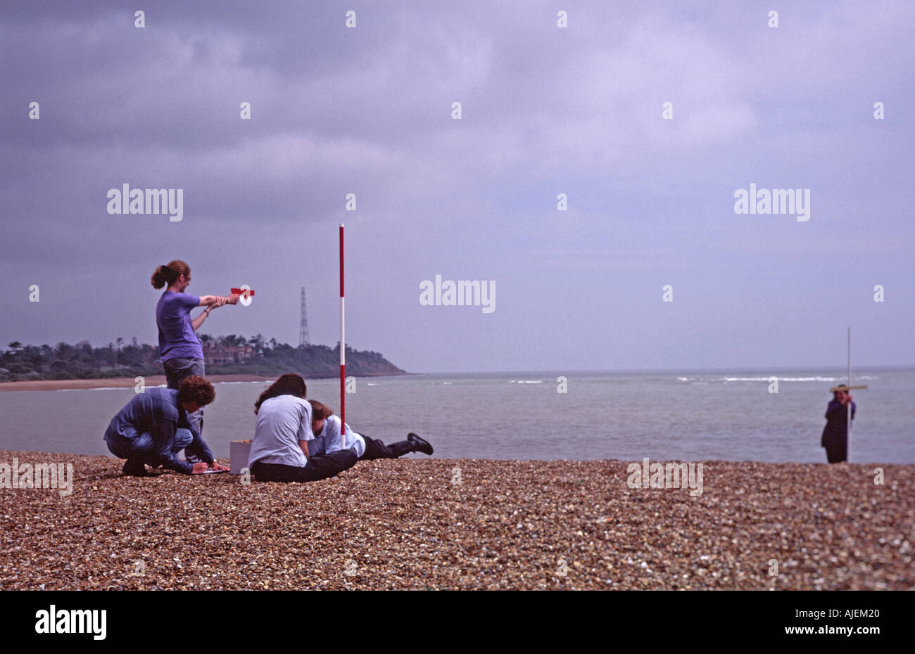 Students measuring beach hi-res stock photography and images - Alamy