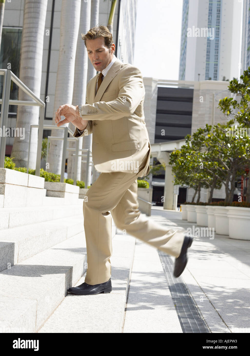 Running for office hi-res stock photography and images - Alamy