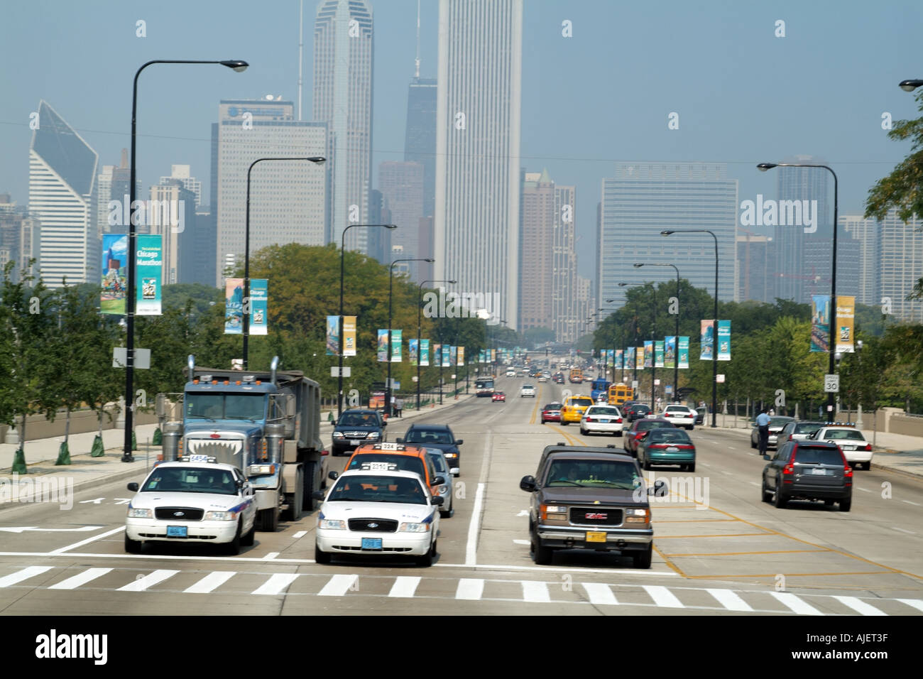 Chicago Illinois Midwest USA Highway traffic light vehicles waiting ...