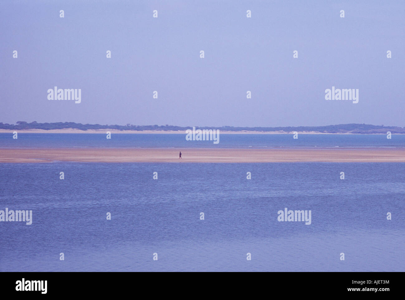 Sand island in middle of ganges river india hi-res stock photography ...