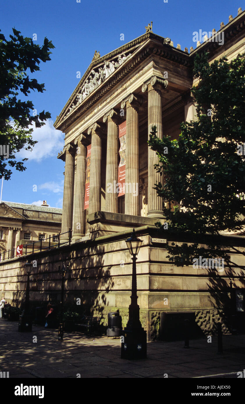 Harris museum and library hi-res stock photography and images - Alamy