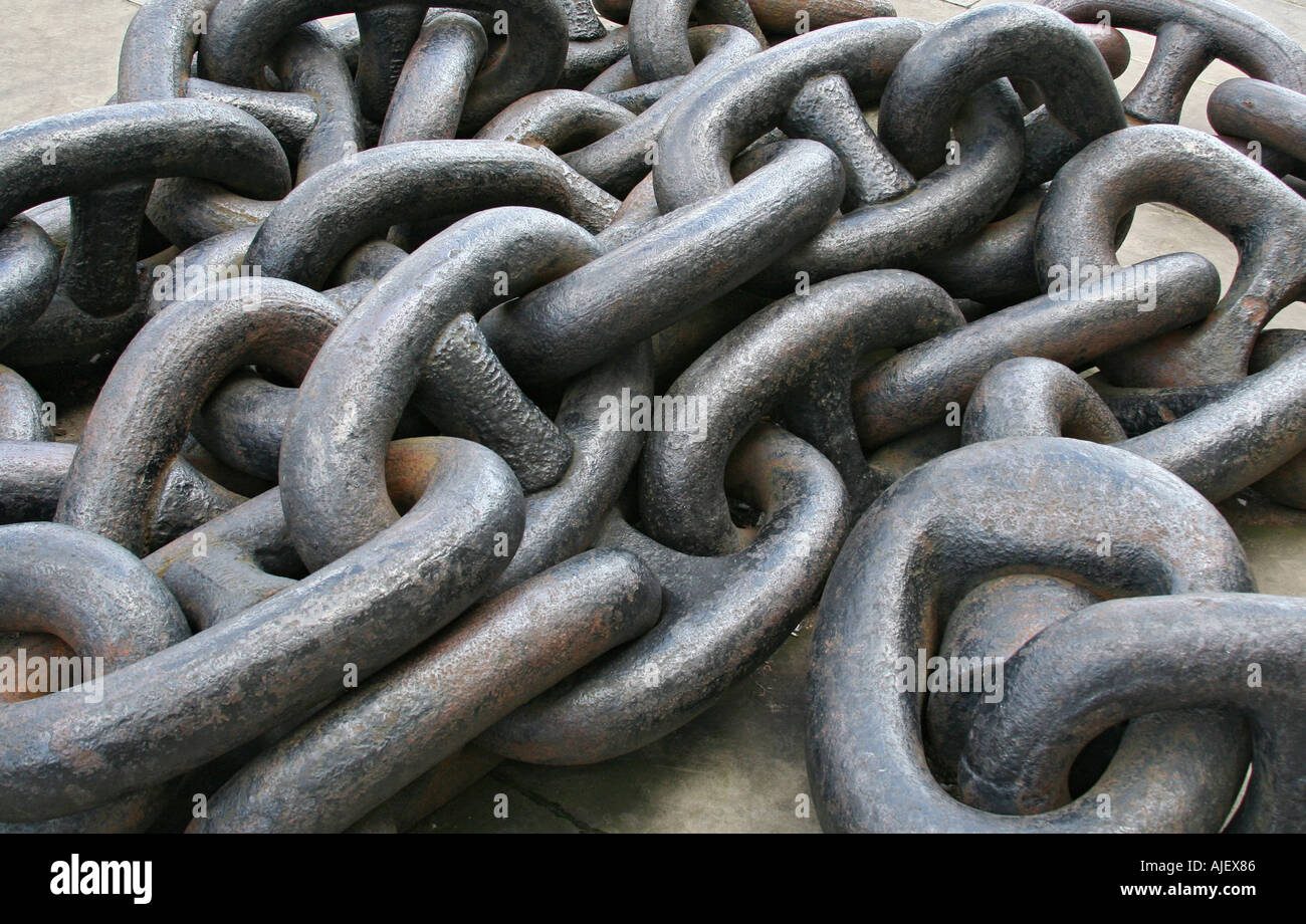 Metal chain of ship hi-res stock photography and images - Alamy