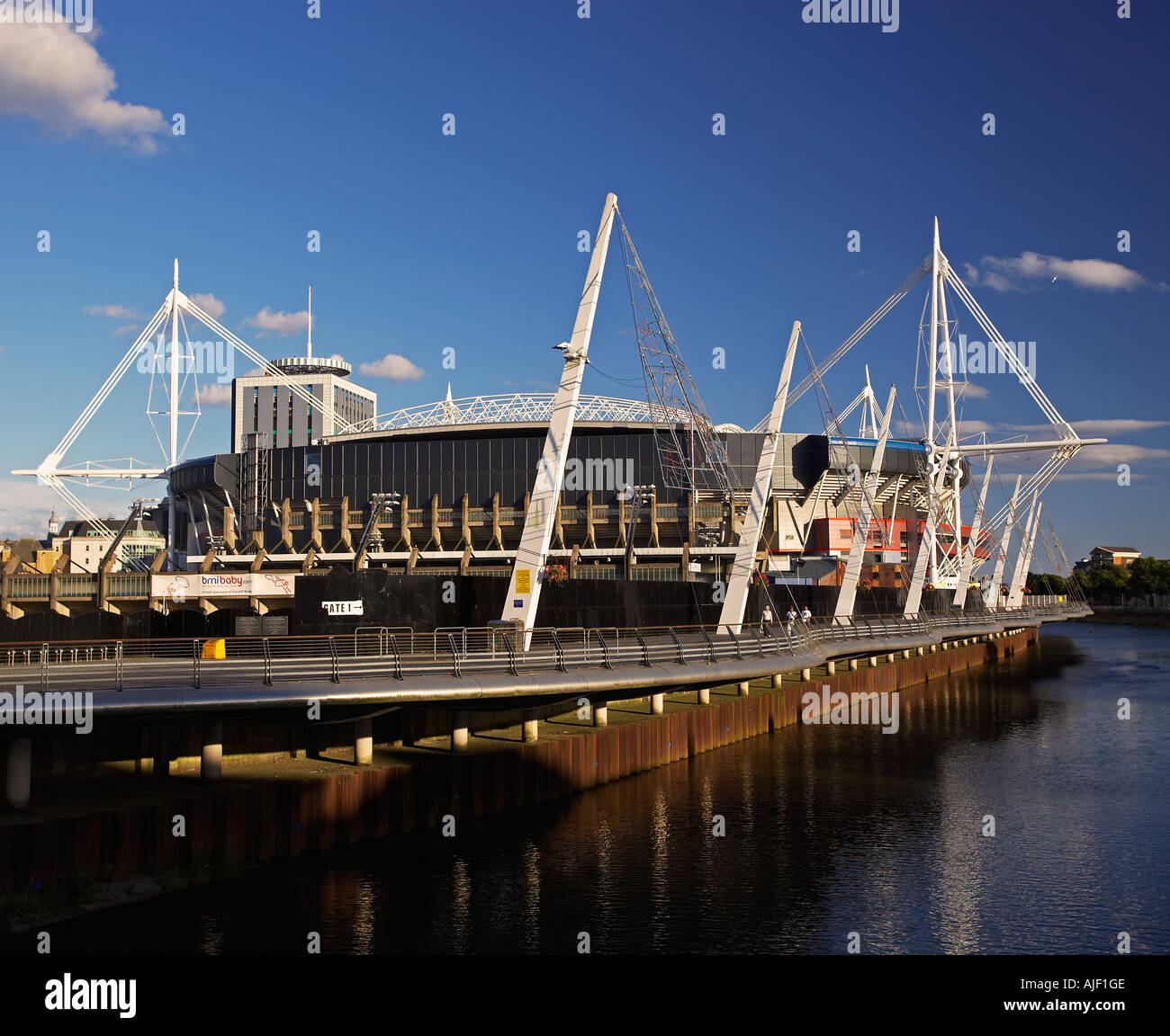 Millenium stadium wales hi-res stock photography and images - Alamy