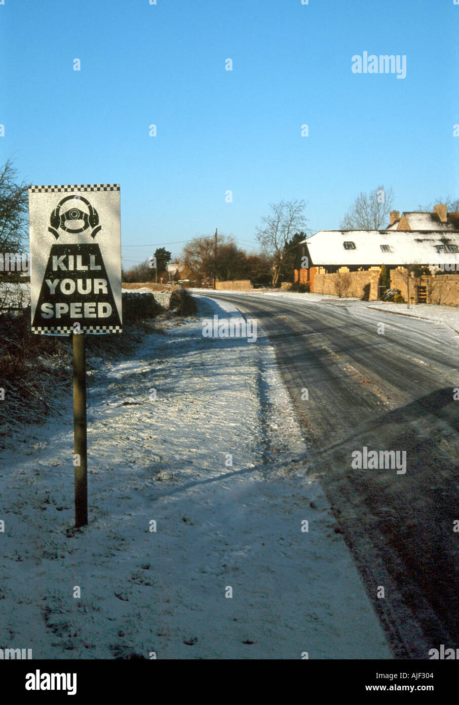 Roadside traffic warning sign Stock Photo - Alamy