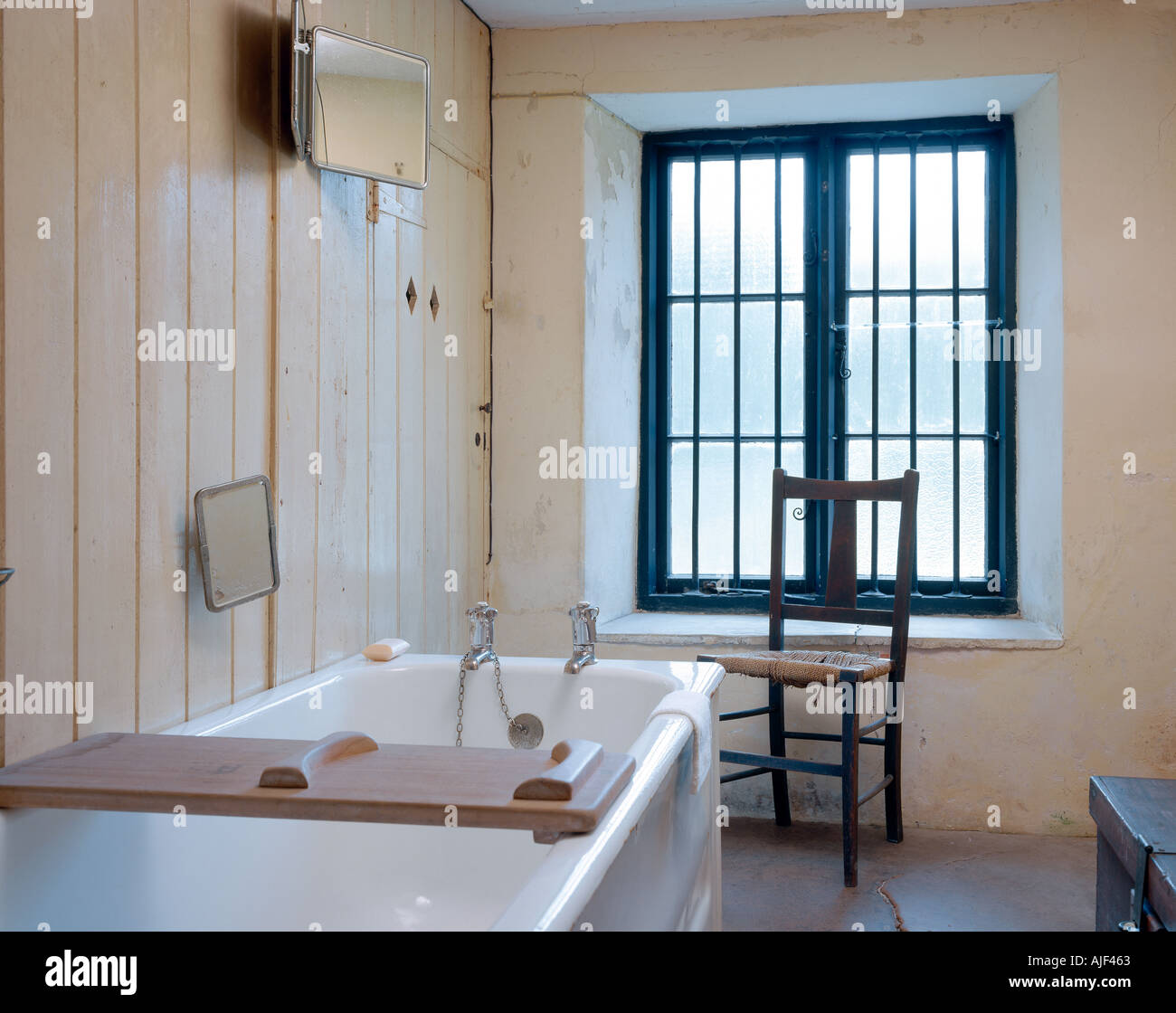 The bathroom at Clouds Hill Dorset home of TE Lawrence Stock Photo - Alamy