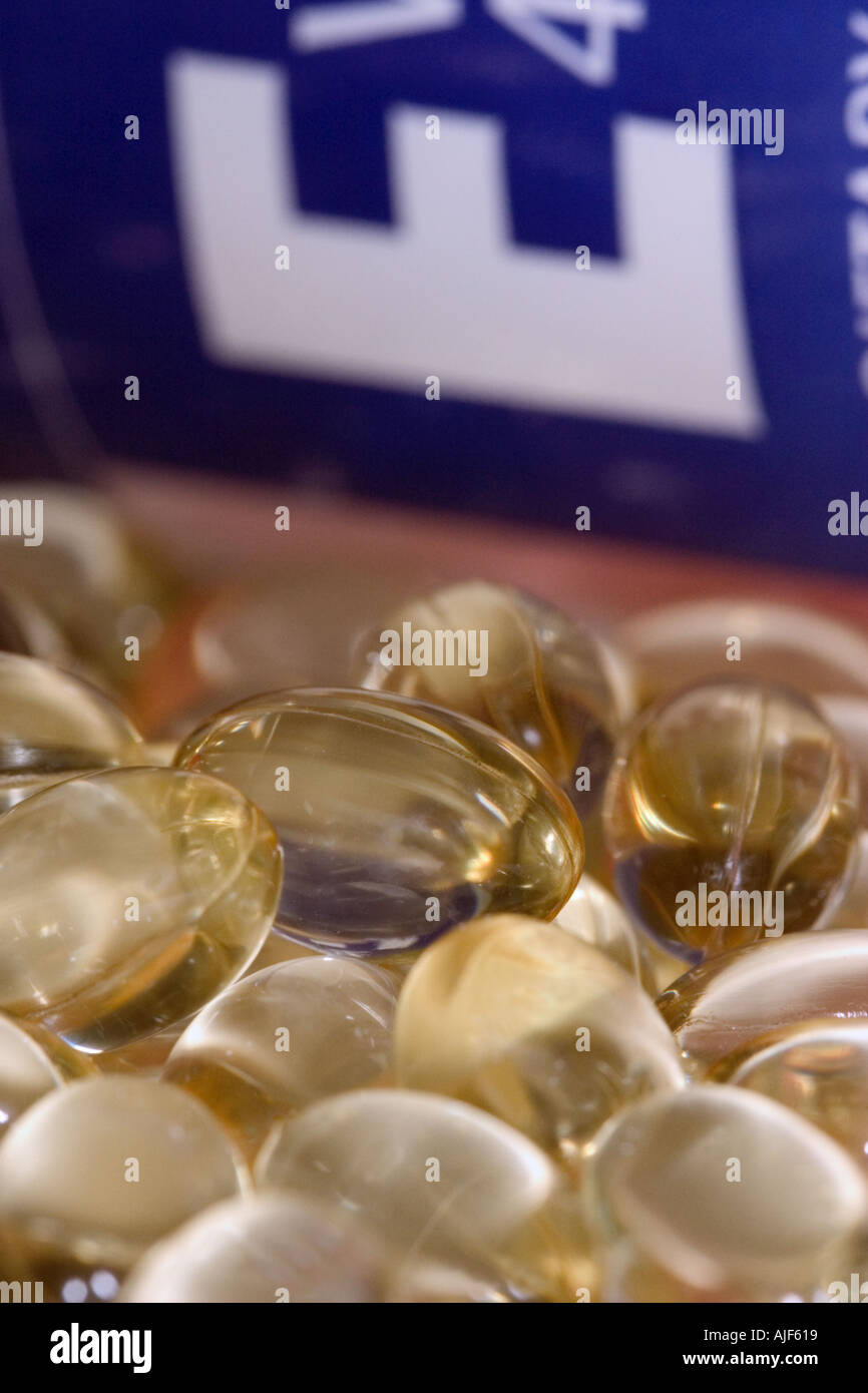 Gelcaps hi-res stock photography and images - Alamy