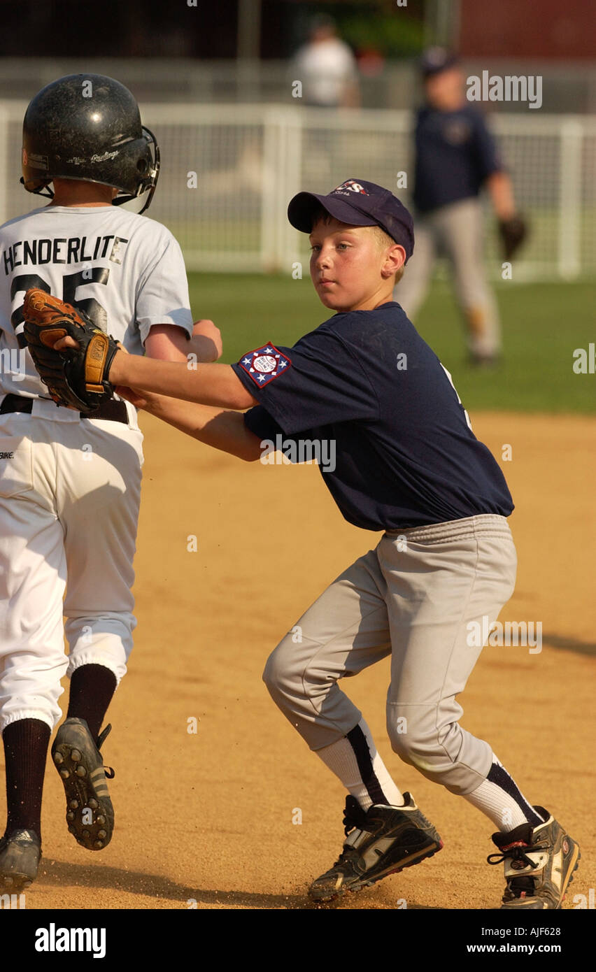Baseball second baseman hi-res stock photography and images - Alamy