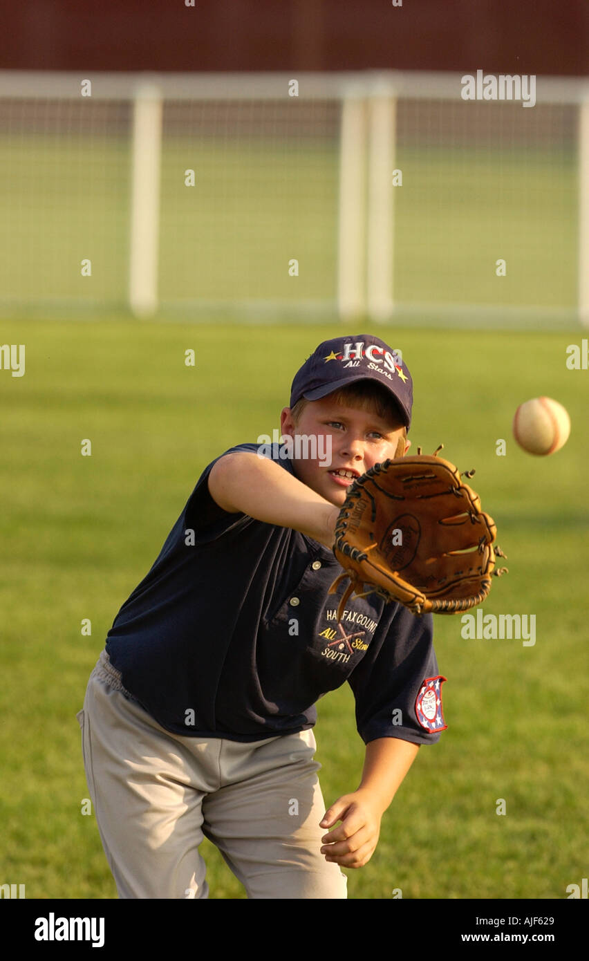 Youth american baseball boy hi-res stock photography and images - Alamy