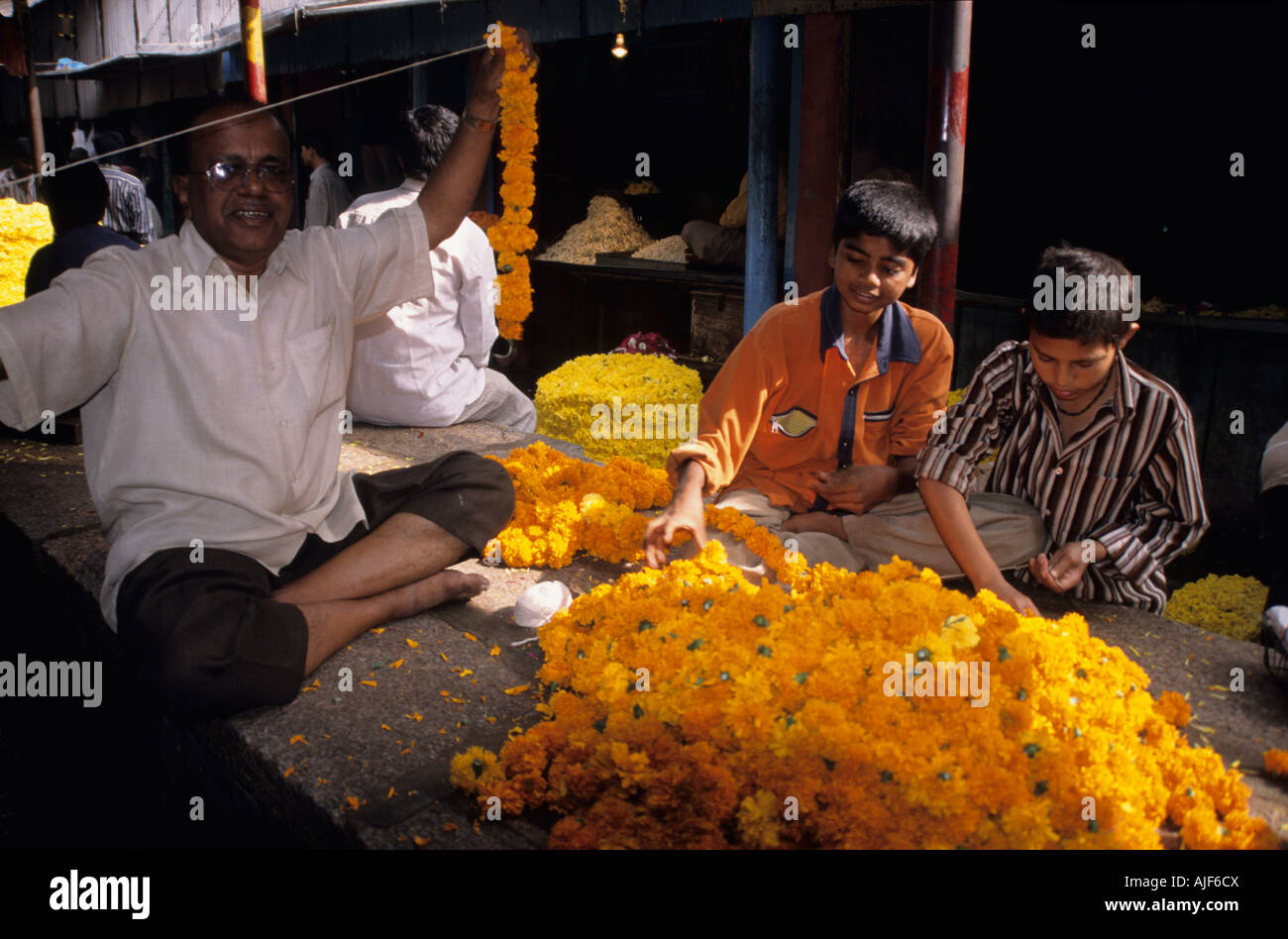 South India Karnataka Mysore Flower Market Stock Photo - Alamy