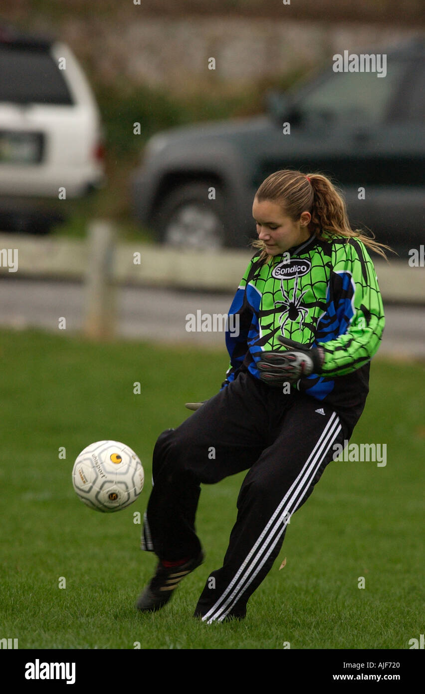 Soccer goalie american woman athlete hi-res stock photography and ...