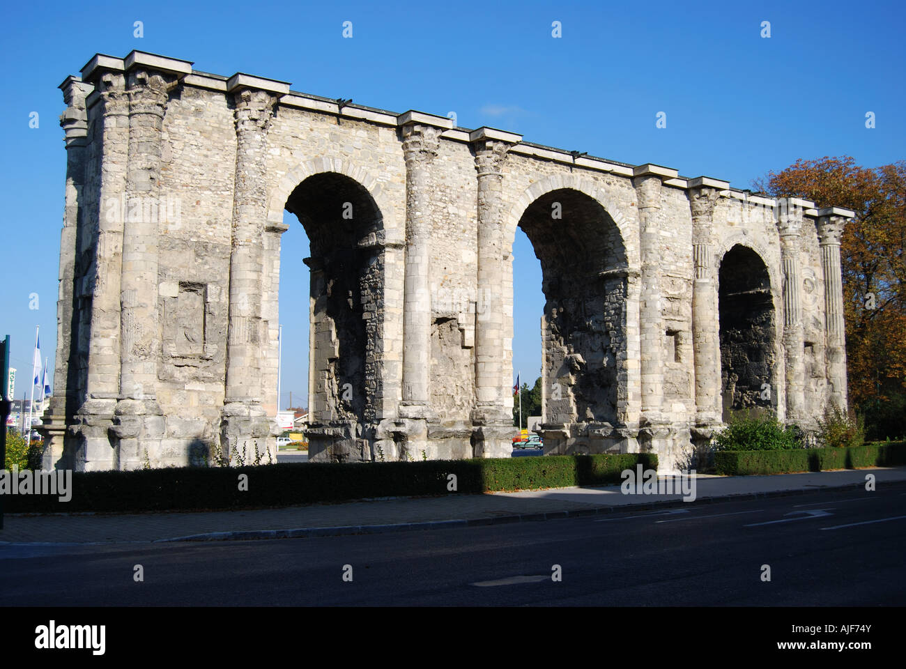 Mars Gate, Place de la Republique, Reims, Marne, Champagne-Ardenne ...