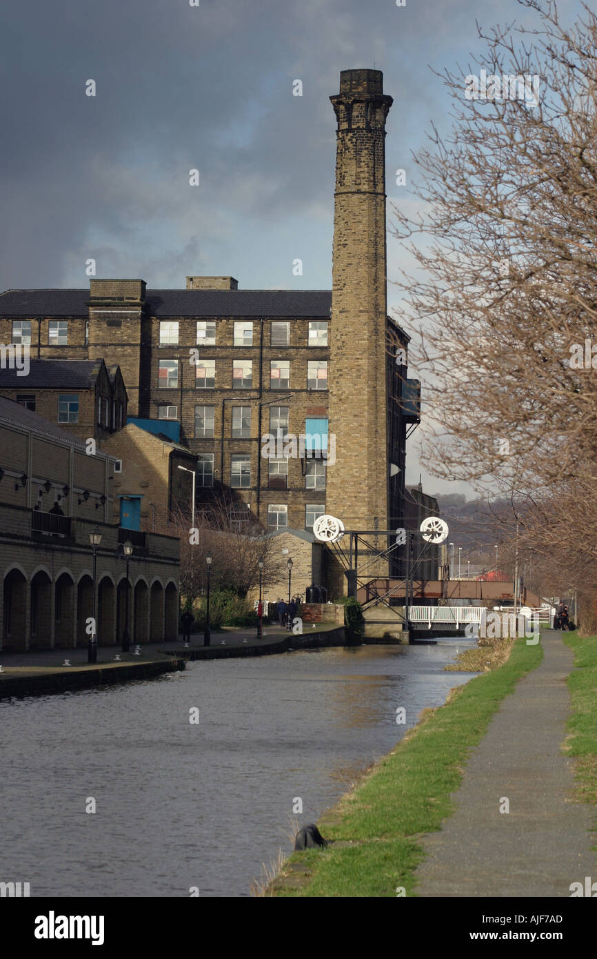 Locomotive Bridge on Huddersfield Broad Canal Mill chimney alongside ...