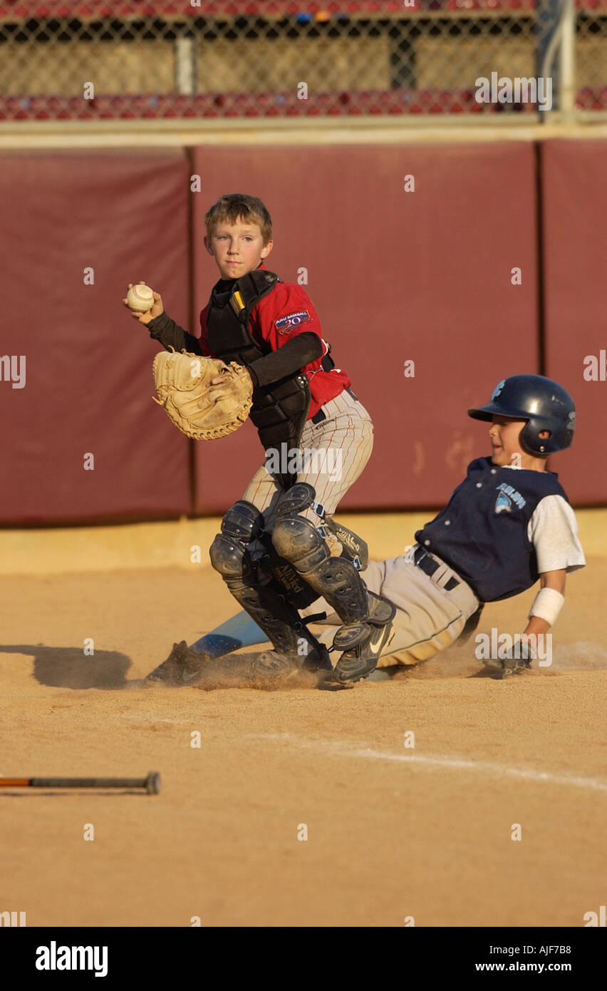 Play at the plate hi-res stock photography and images - Alamy