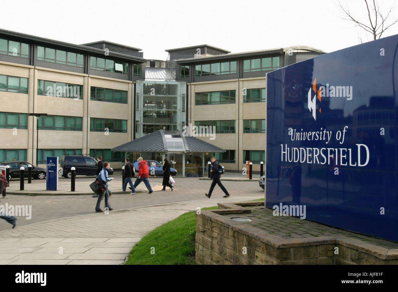 Entrance to new campus building University of Huddersfield Stock Photo - Alamy