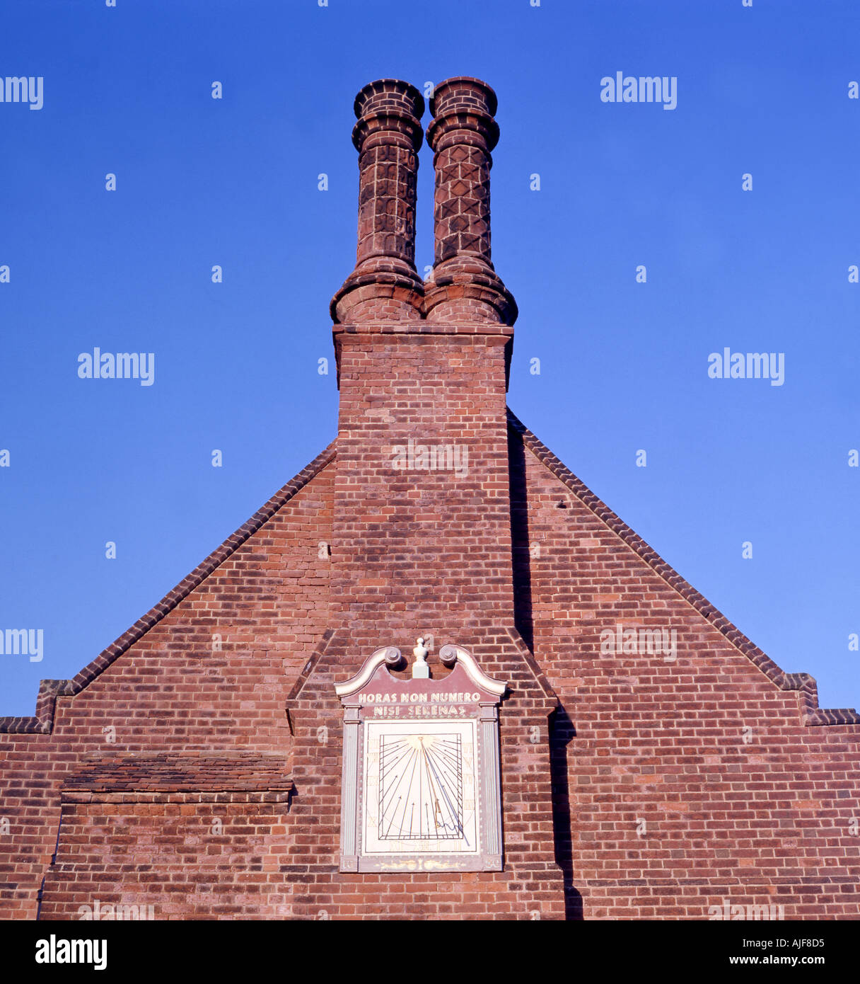 Moat hall hi-res stock photography and images - Alamy