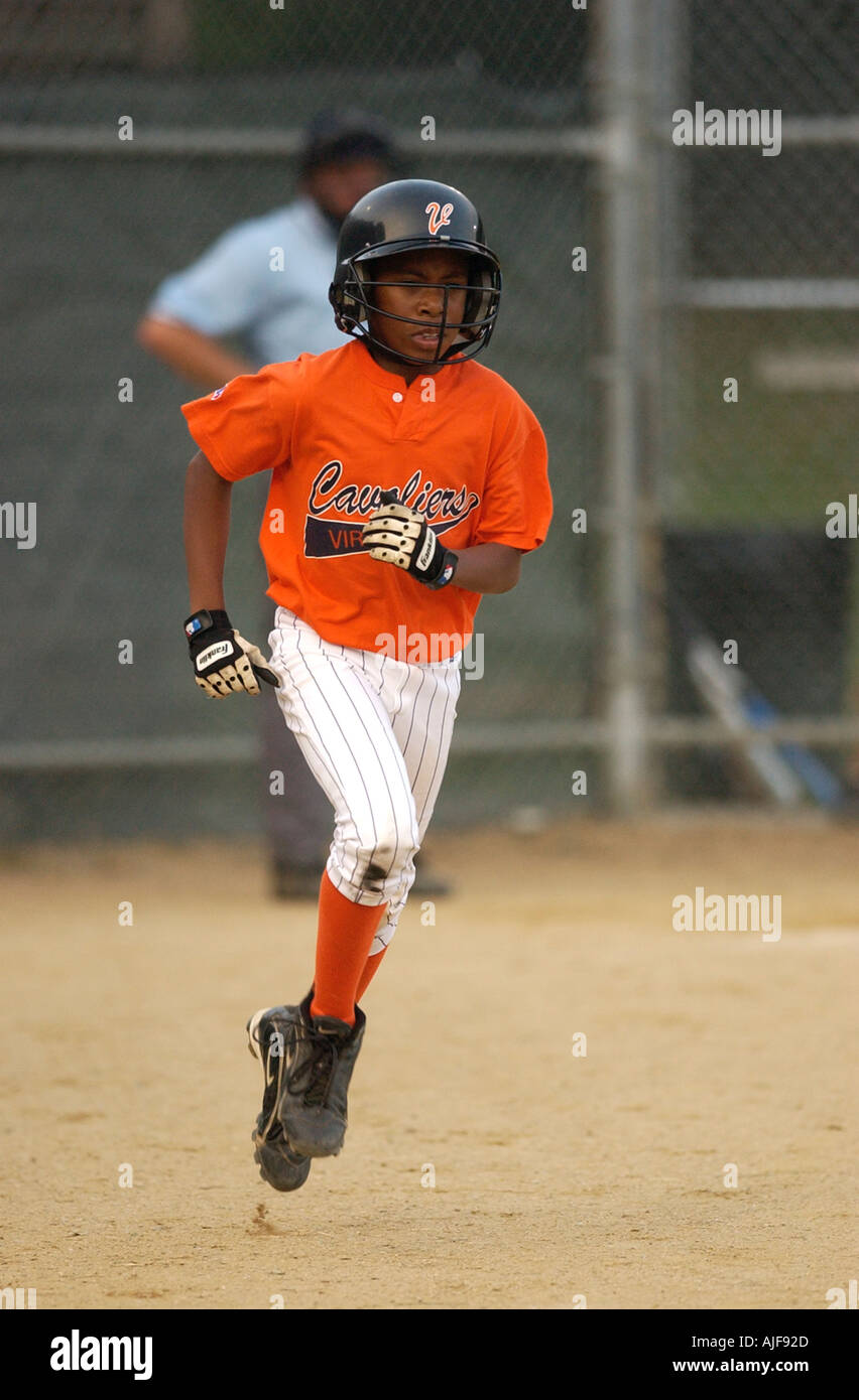 Baseball mit field hi-res stock photography and images - Alamy