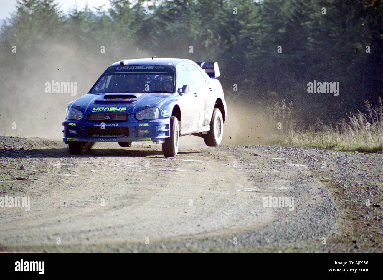 Car skidding corner hi-res stock photography and images - Alamy