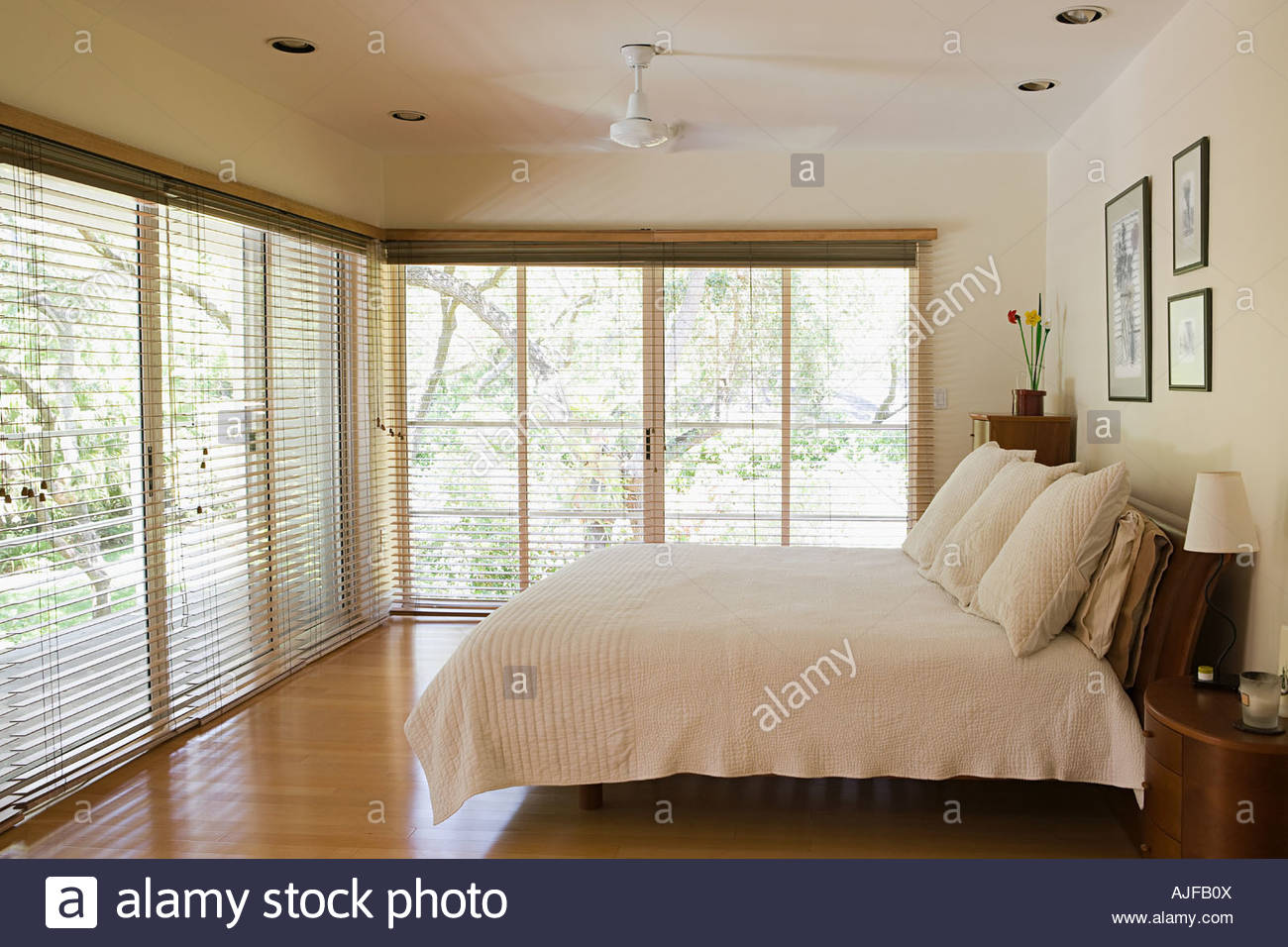 Bedroom Scene Stock Photos & Bedroom Scene Stock Images - Alamy