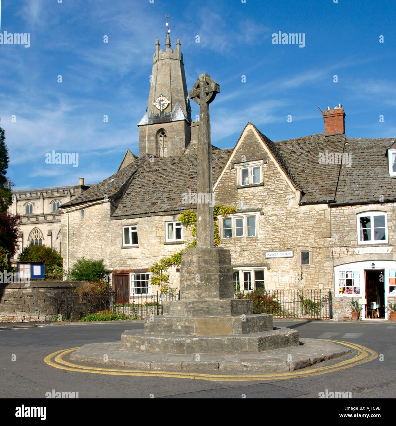 England gloucestershire minchinhampton church hi-res stock photography ...