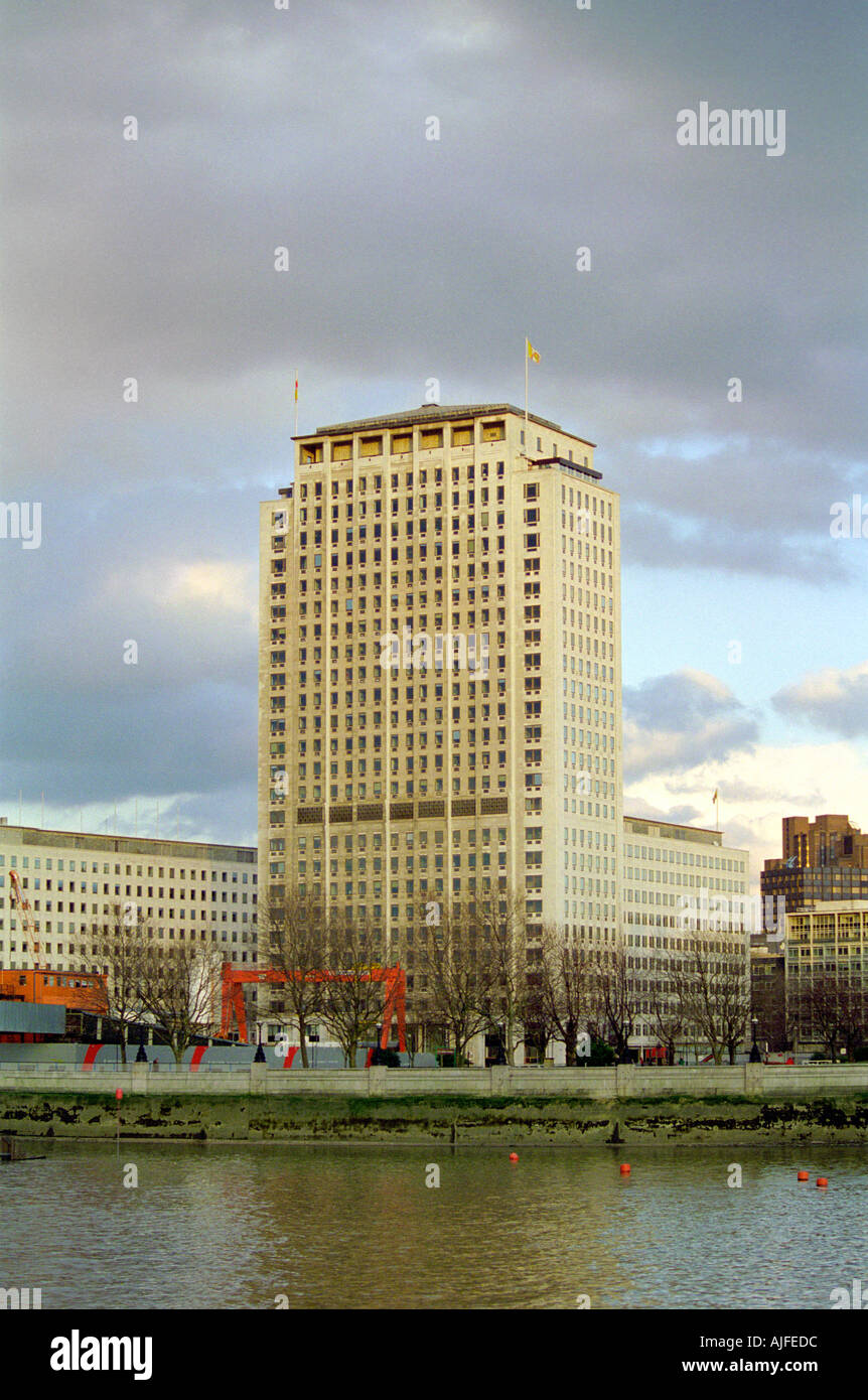 The Shell Building, River Thames, London, UK Stock Photo - Alamy