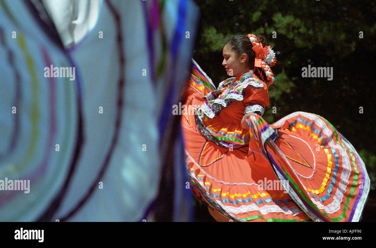 Mexican dancers perform at a cultural fiesta Stock Photo - Alamy