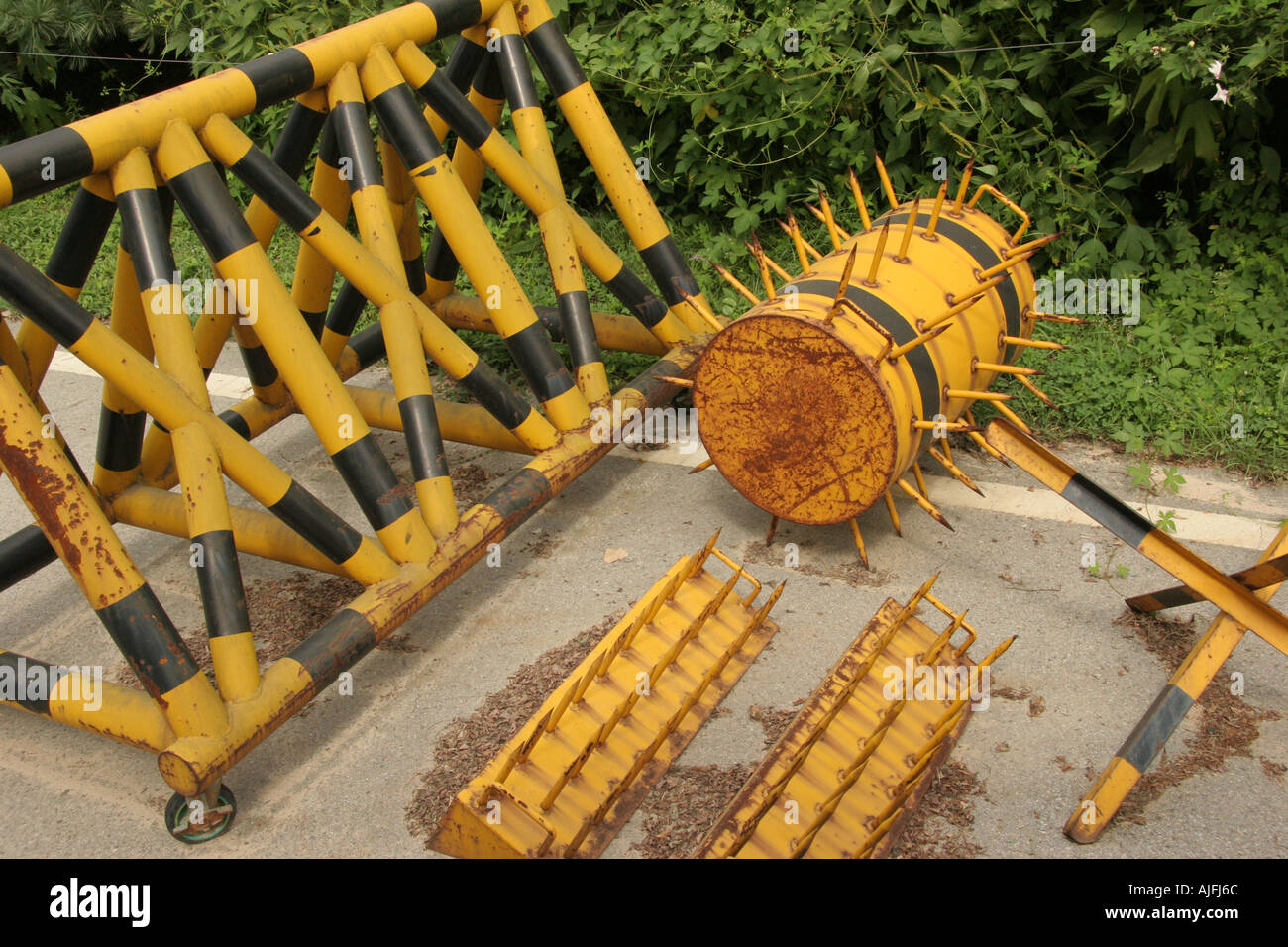 Tank trap hi-res stock photography and images - Alamy