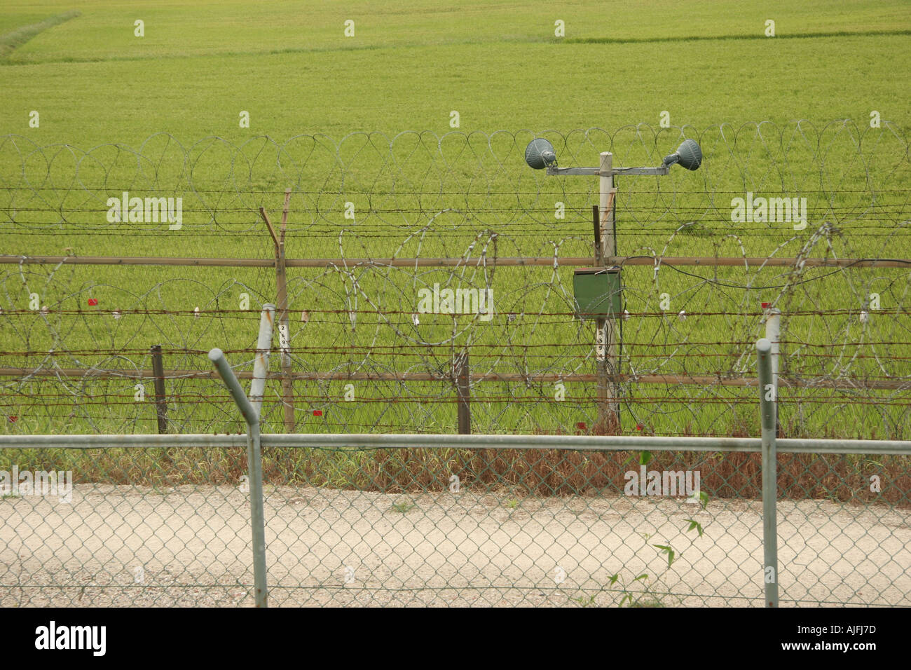 Border fence Security DMZ Korea Stock Photo - Alamy