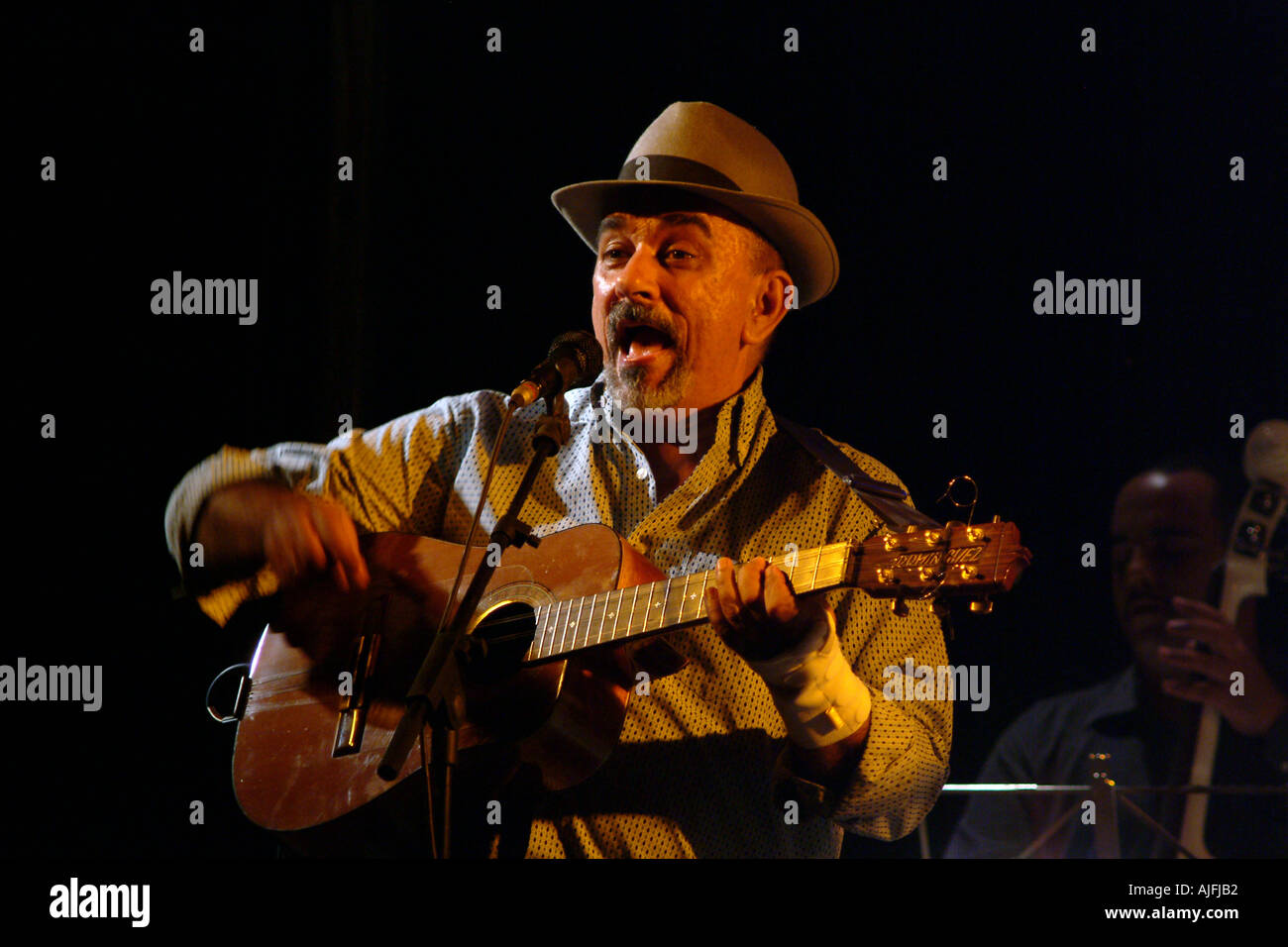 Cuban american musician hi-res stock photography and images - Alamy