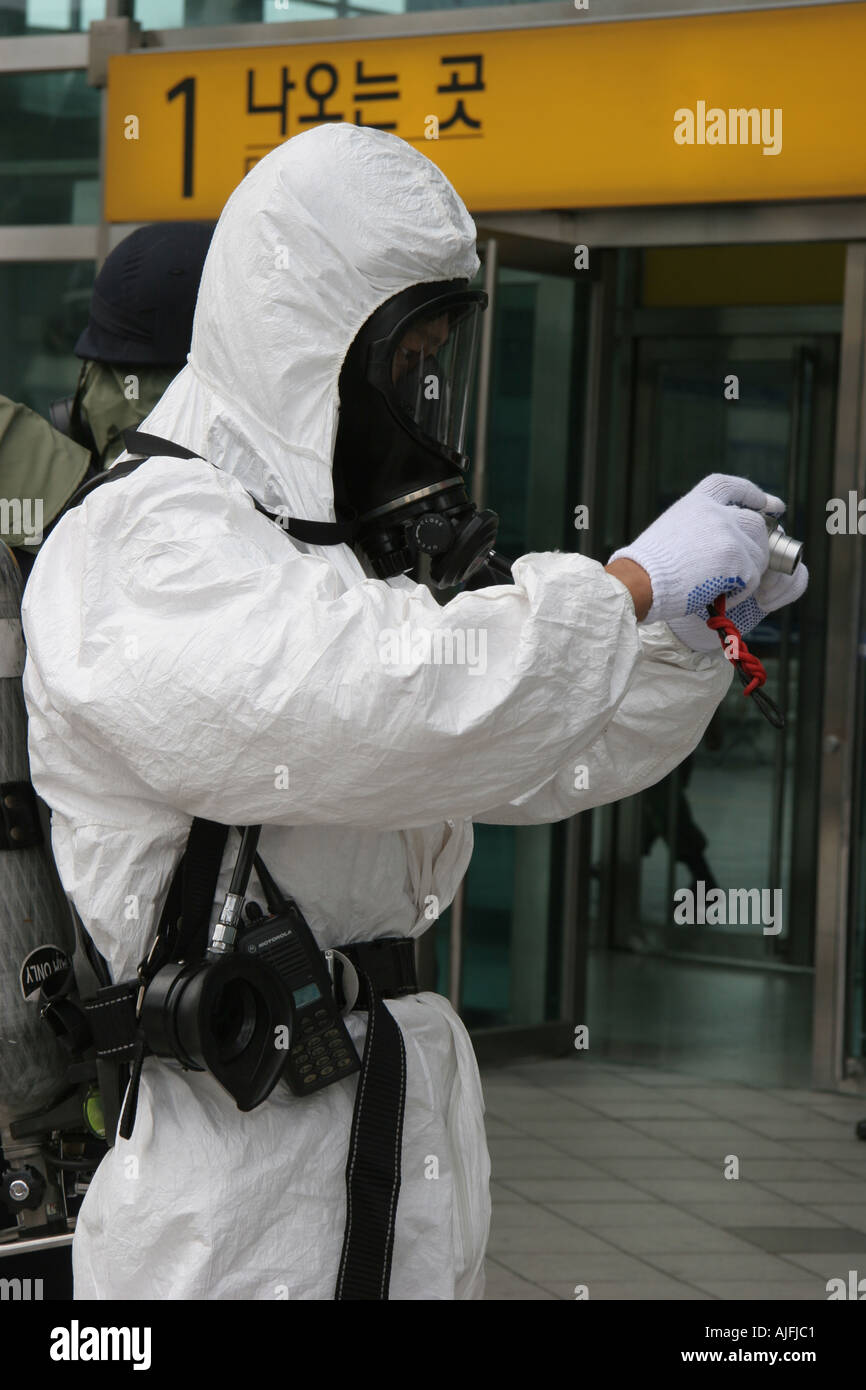 Police with Gas Mask anti terrorist excercise Korea Seoul Station Stock ...