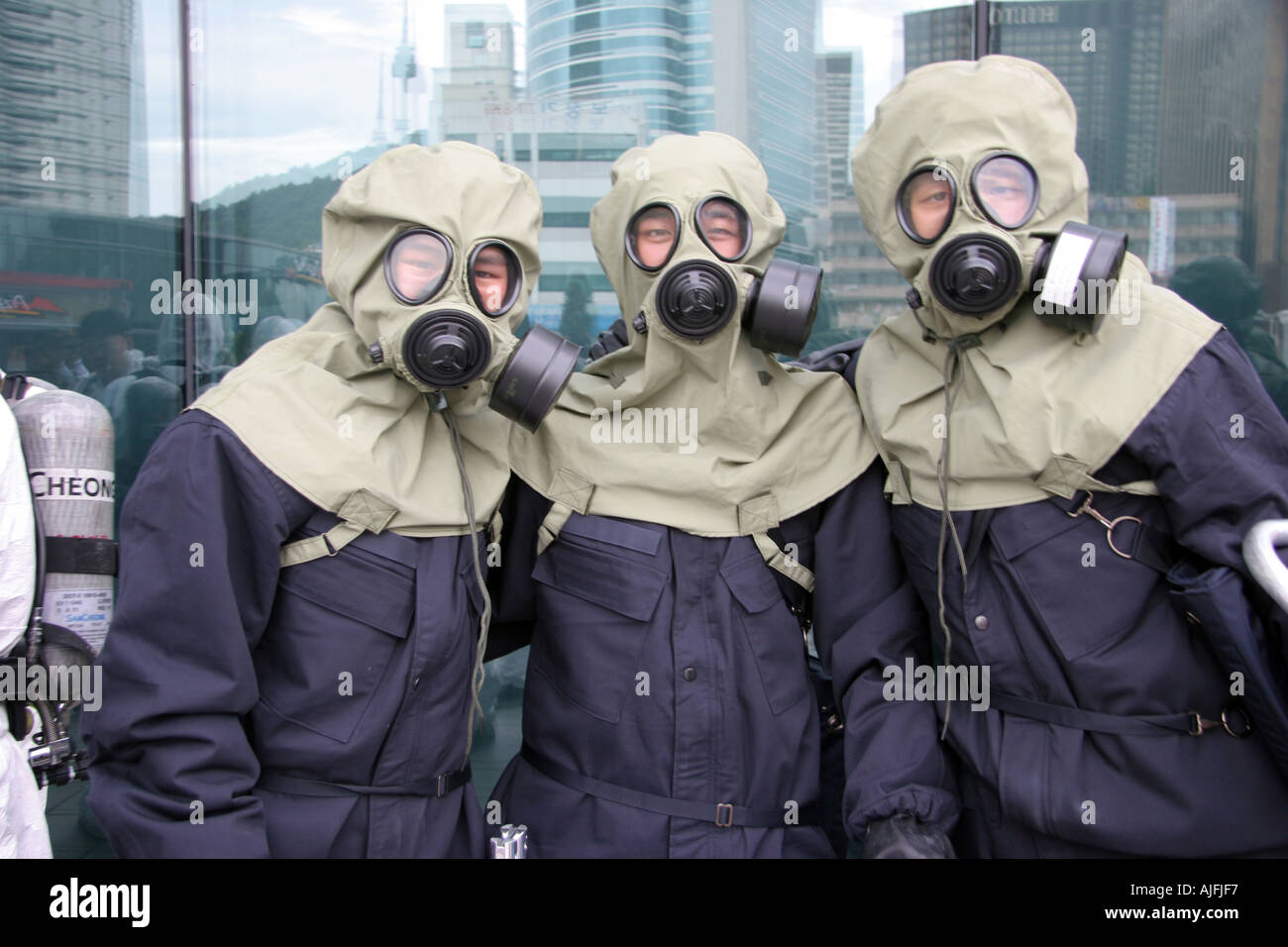Military gas mask hi-res stock photography and images - Alamy