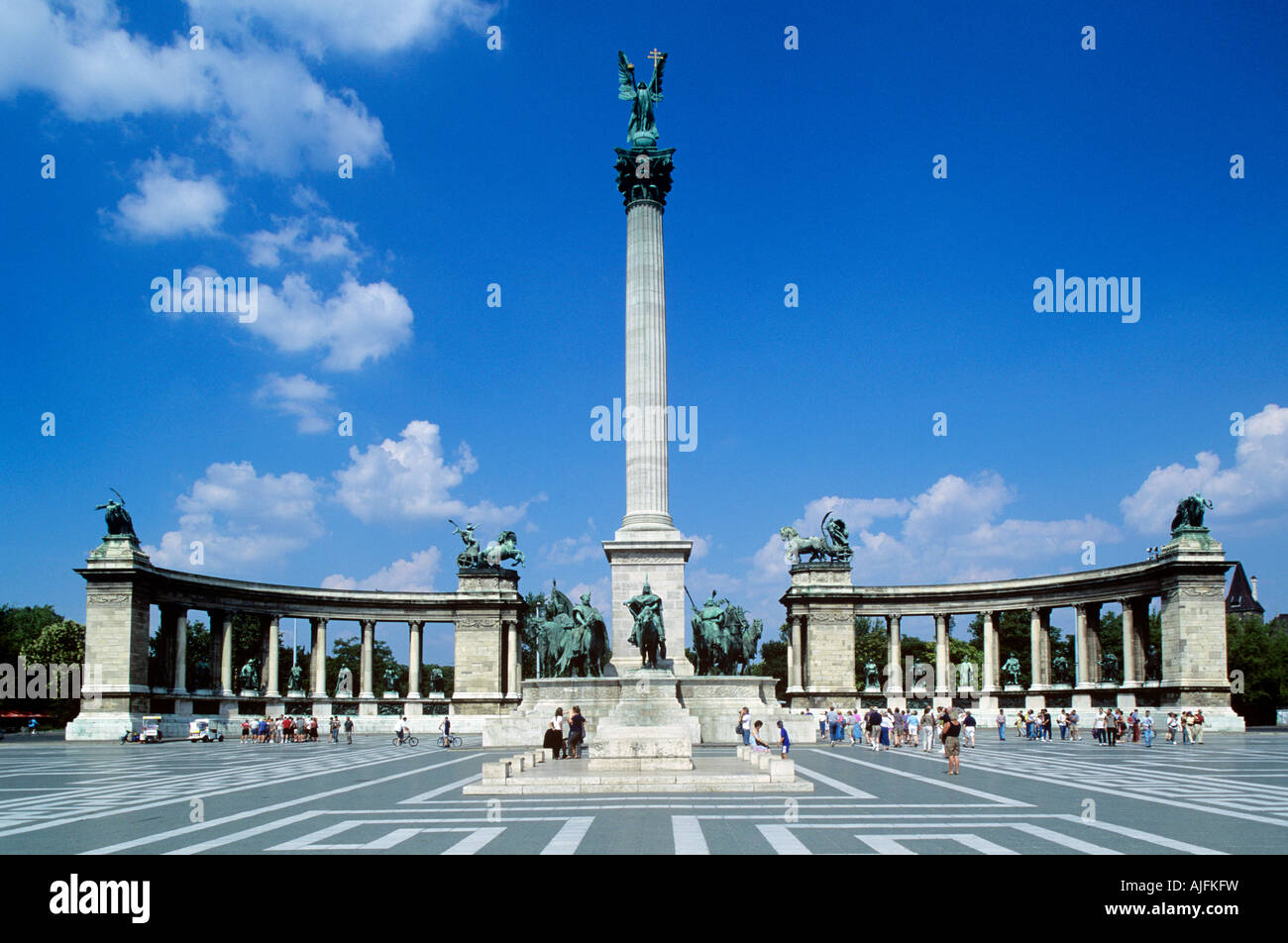 Heroes square budapest Stock Photo - Alamy