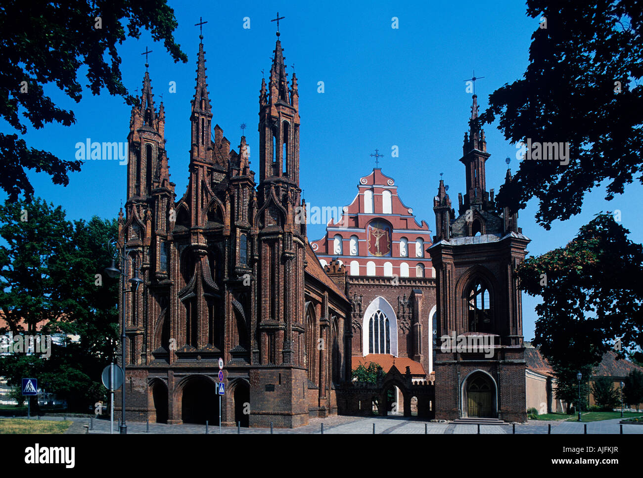 Monastery type of place of worship hi-res stock photography and images ...