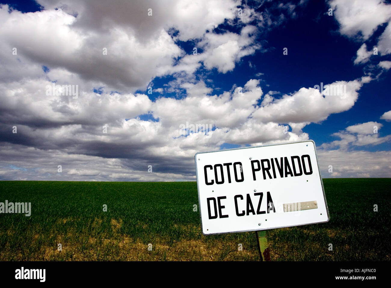 Coto de caza hi-res stock photography and images - Alamy