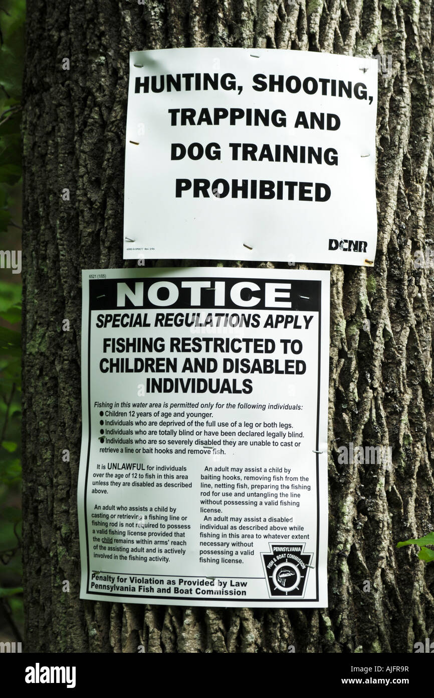 Hunting shooting and trapping Prohibited sign Stock Photo - Alamy