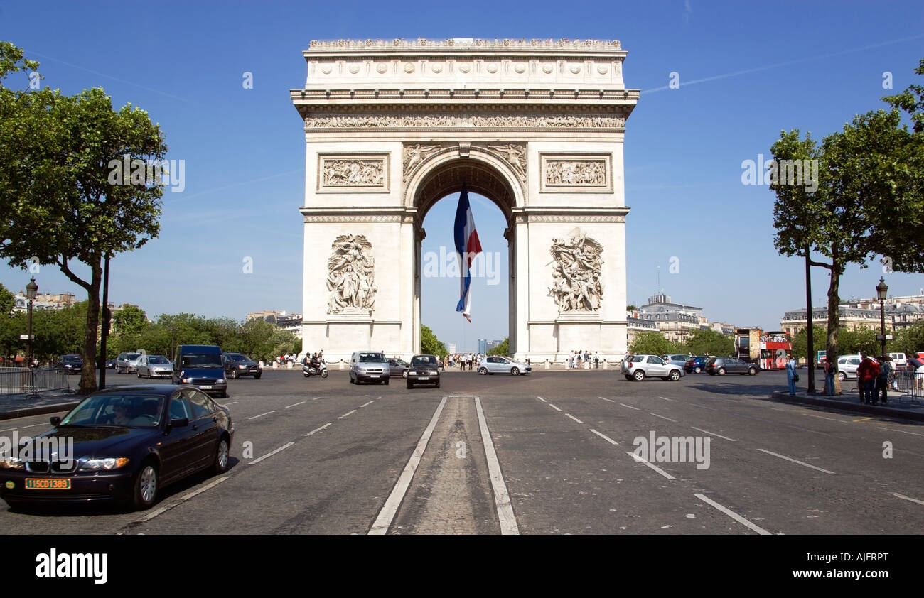 France Ile De France Paris Road Traffic On The Champs Elysees Leading ...