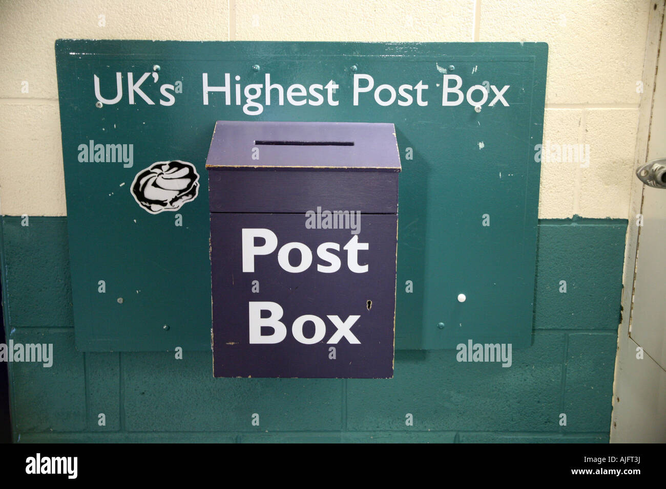 UK's highest post box at the summit of the CairnGorm Mountain, Scotland ...