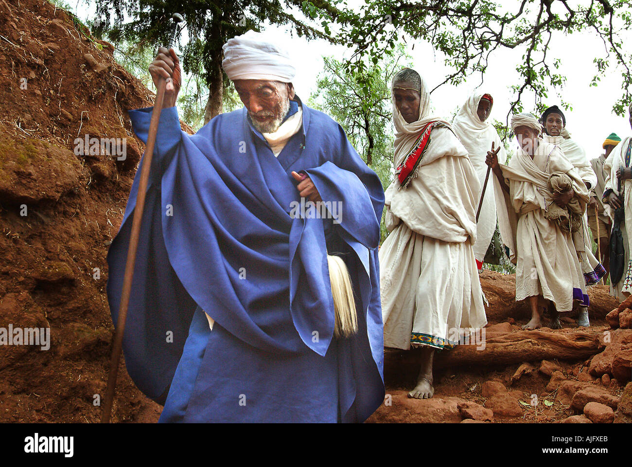 Traditional coptic christian clothes hi-res stock photography and ...