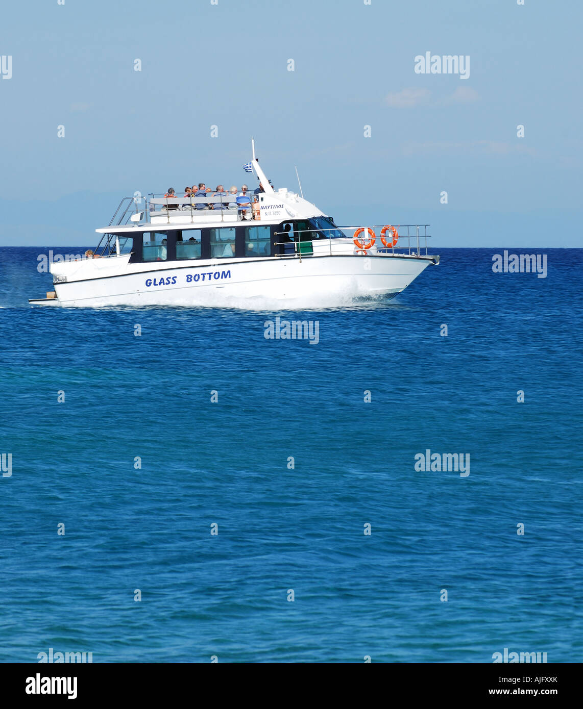 Glass bottomed boat trip hi-res stock photography and images - Alamy