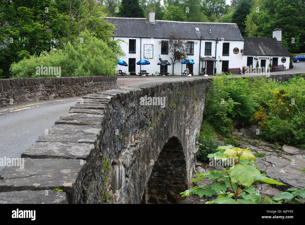 Bridge and Inn Falls of Dochart, Kilin , Scotland Stock Photo - Alamy