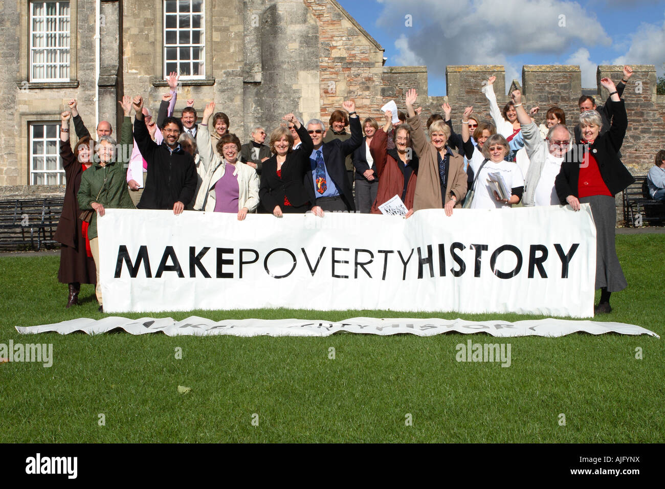 Make poverty history campaign hi-res stock photography and images - Alamy
