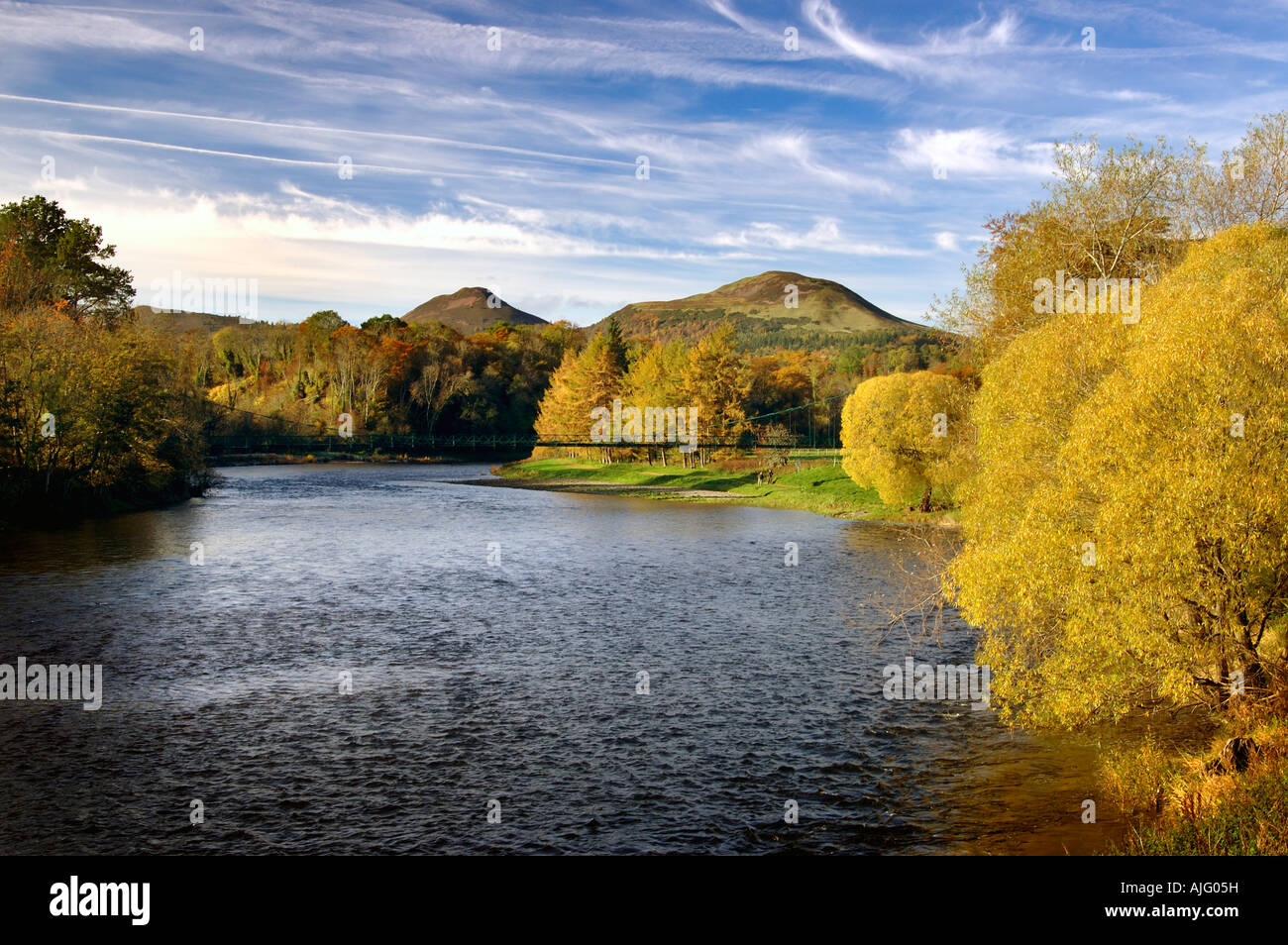River tweed scotland hi-res stock photography and images - Alamy