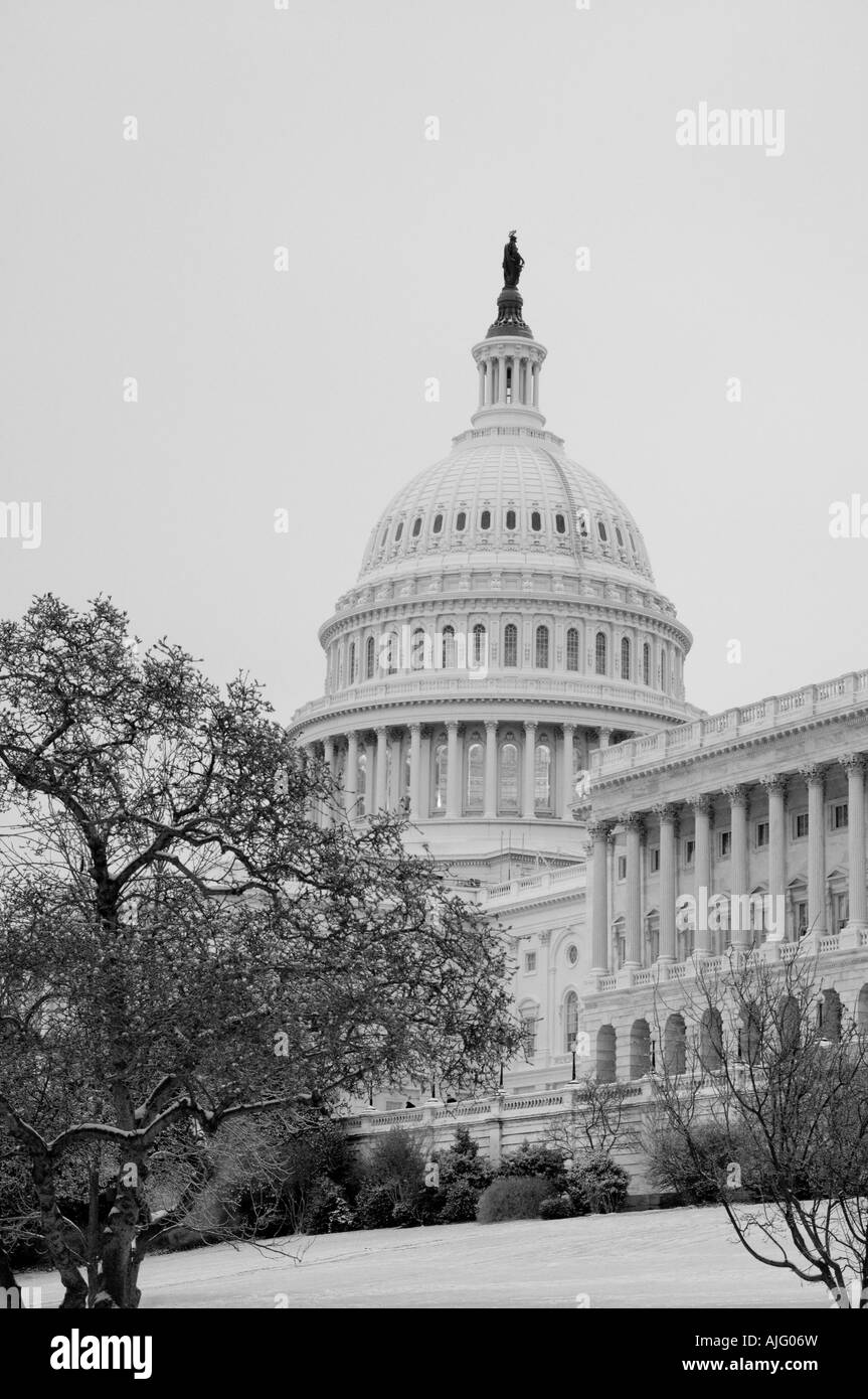 Federal building grounds Black and White Stock Photos & Images - Alamy