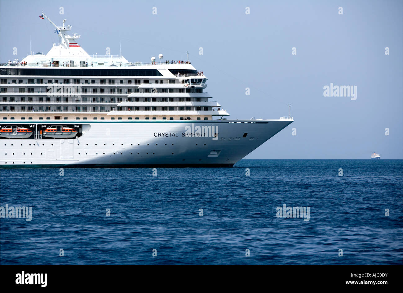 Crystal serenity cruise ship hi-res stock photography and images - Alamy