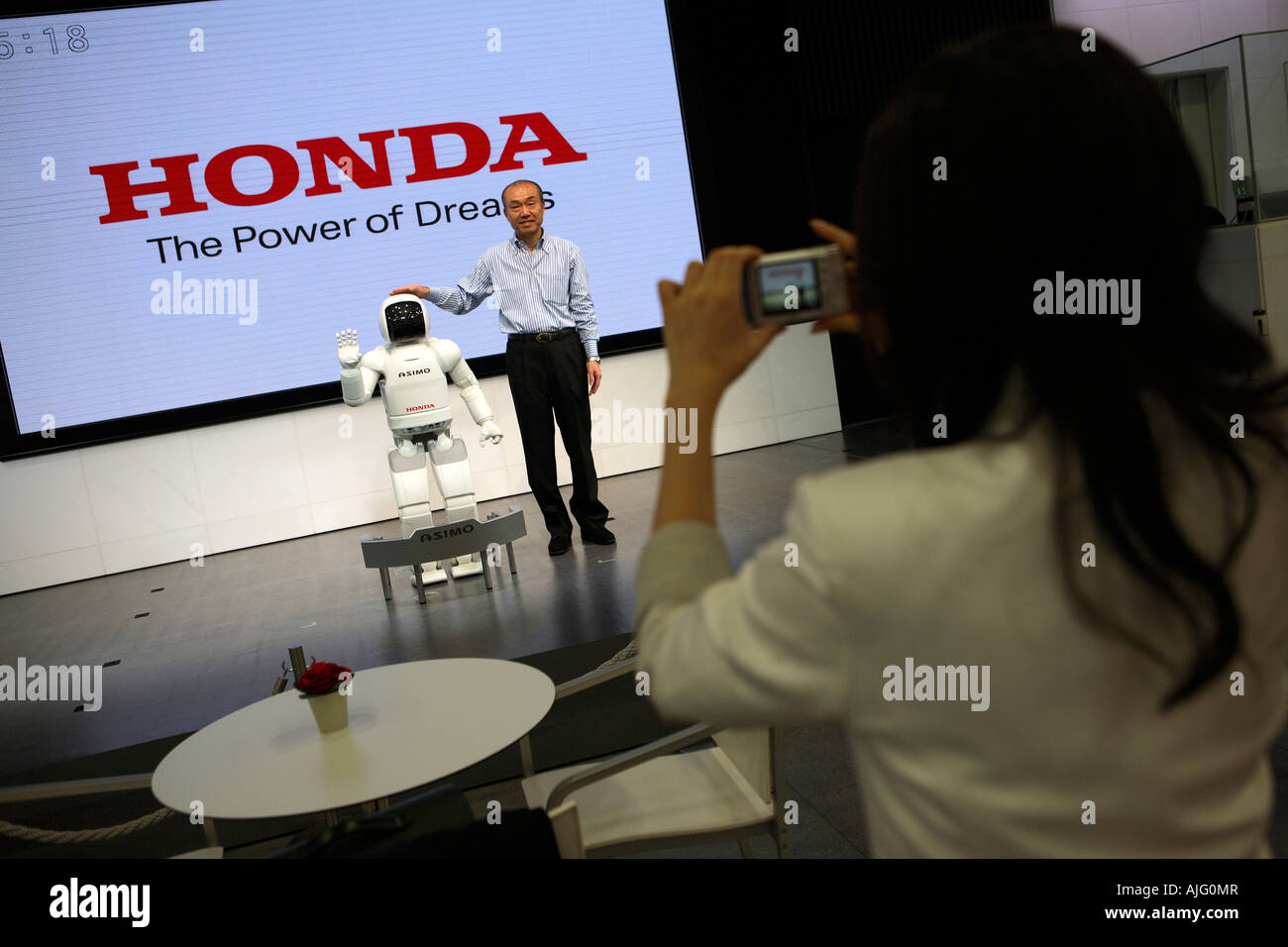 Humanoid robot asimo hi-res stock photography and images - Alamy