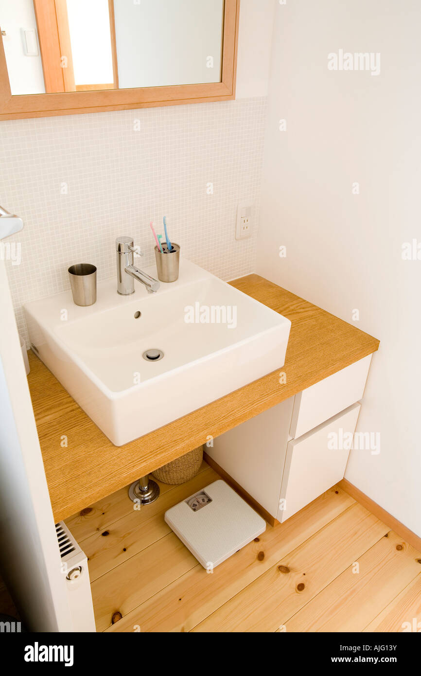 Sink weight hi-res stock photography and images - Alamy