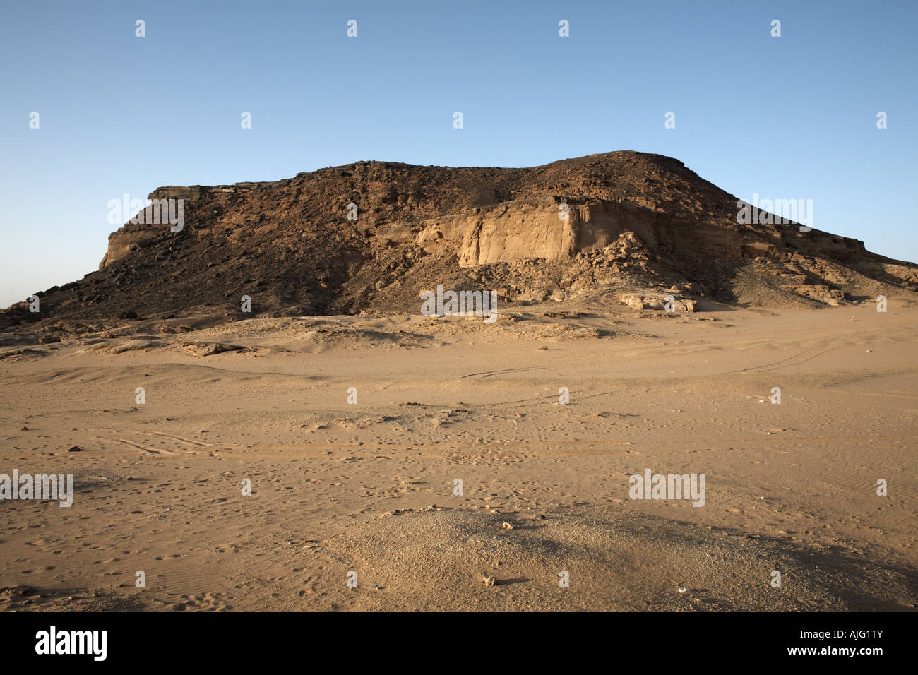 The mountain of Jebel Barkal Stock Photo - Alamy